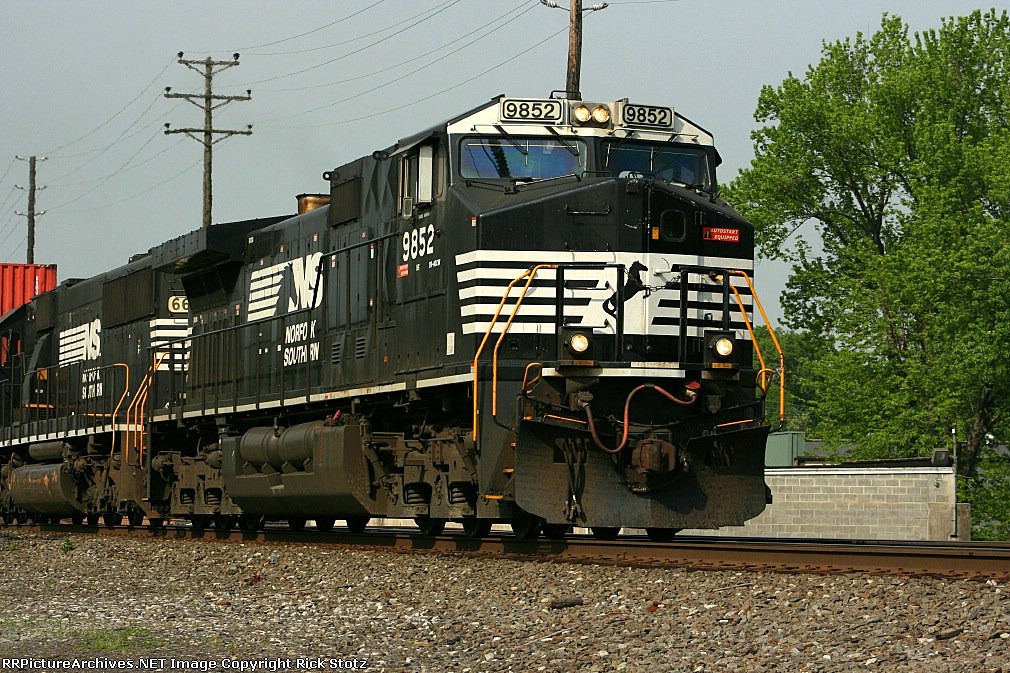 NS 9852
